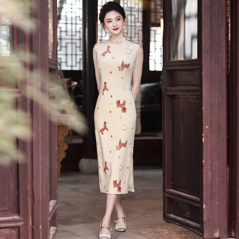 26马年无袖丝绒国风新中式长款旗袍改良年轻款2026新款女级感夏季