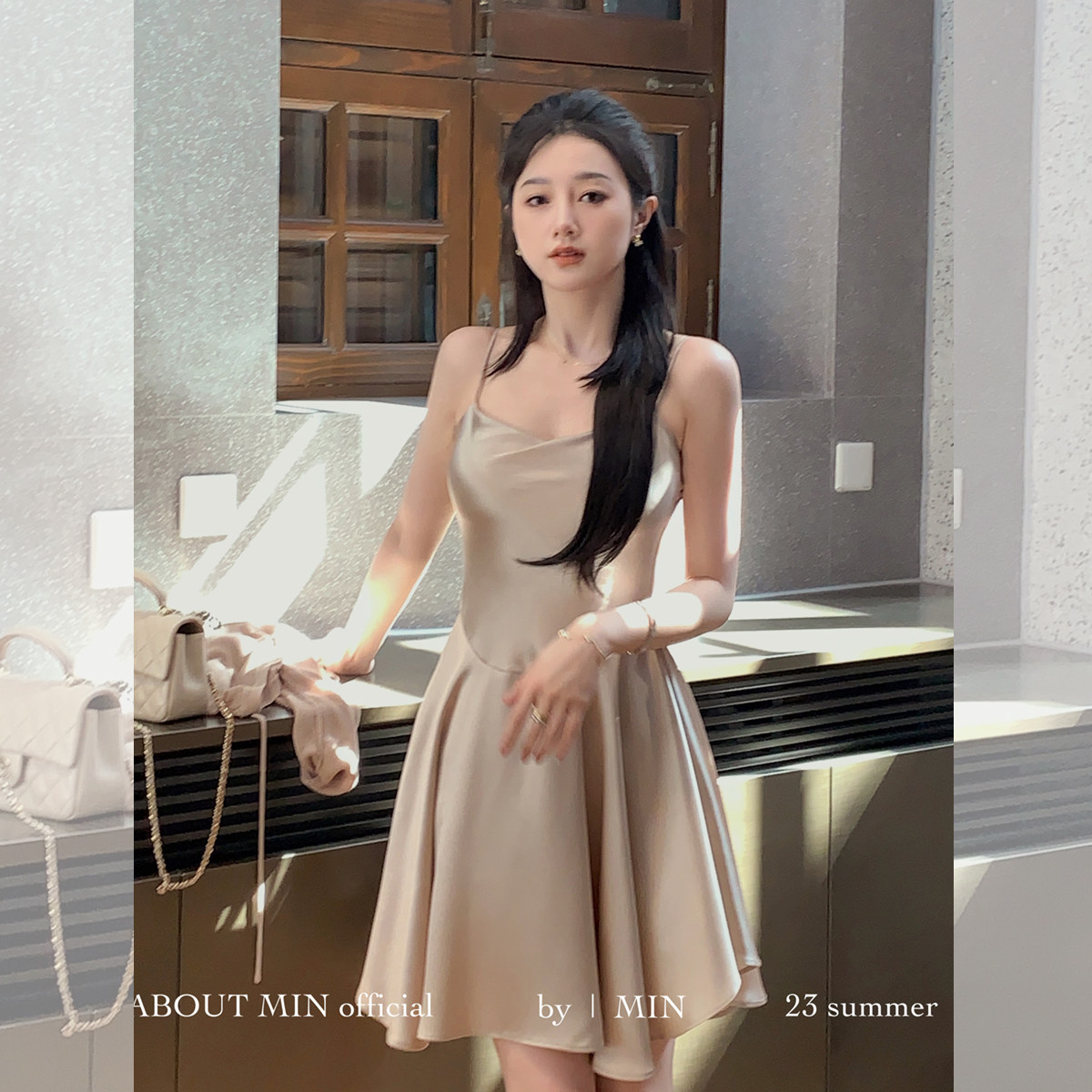 【ABOUT MIN】抚光舞裙/ jue美版型斜裁醋酸缎面吊带裙_虎窝淘