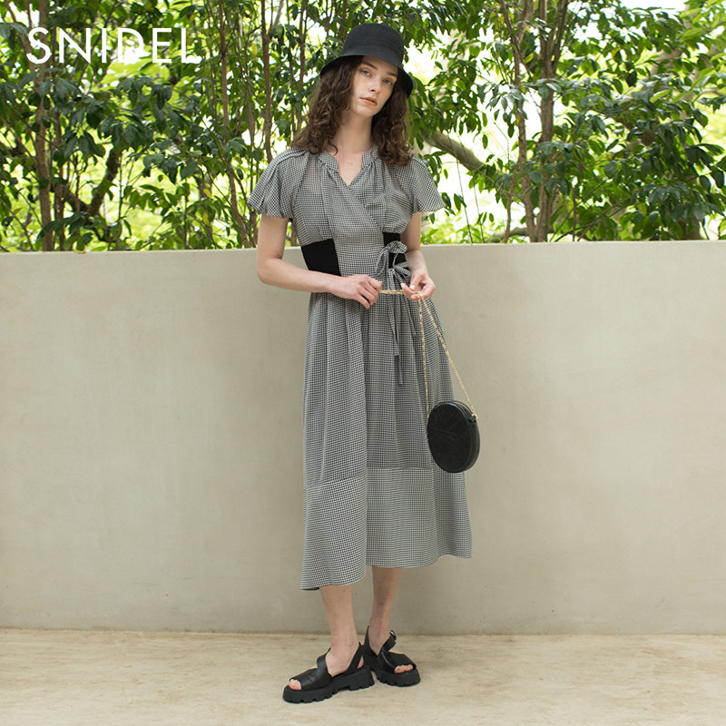 SNIDEL春夏优雅气质V领泡泡袖格纹系带收腰连衣裙SWFO222041_虎窝淘