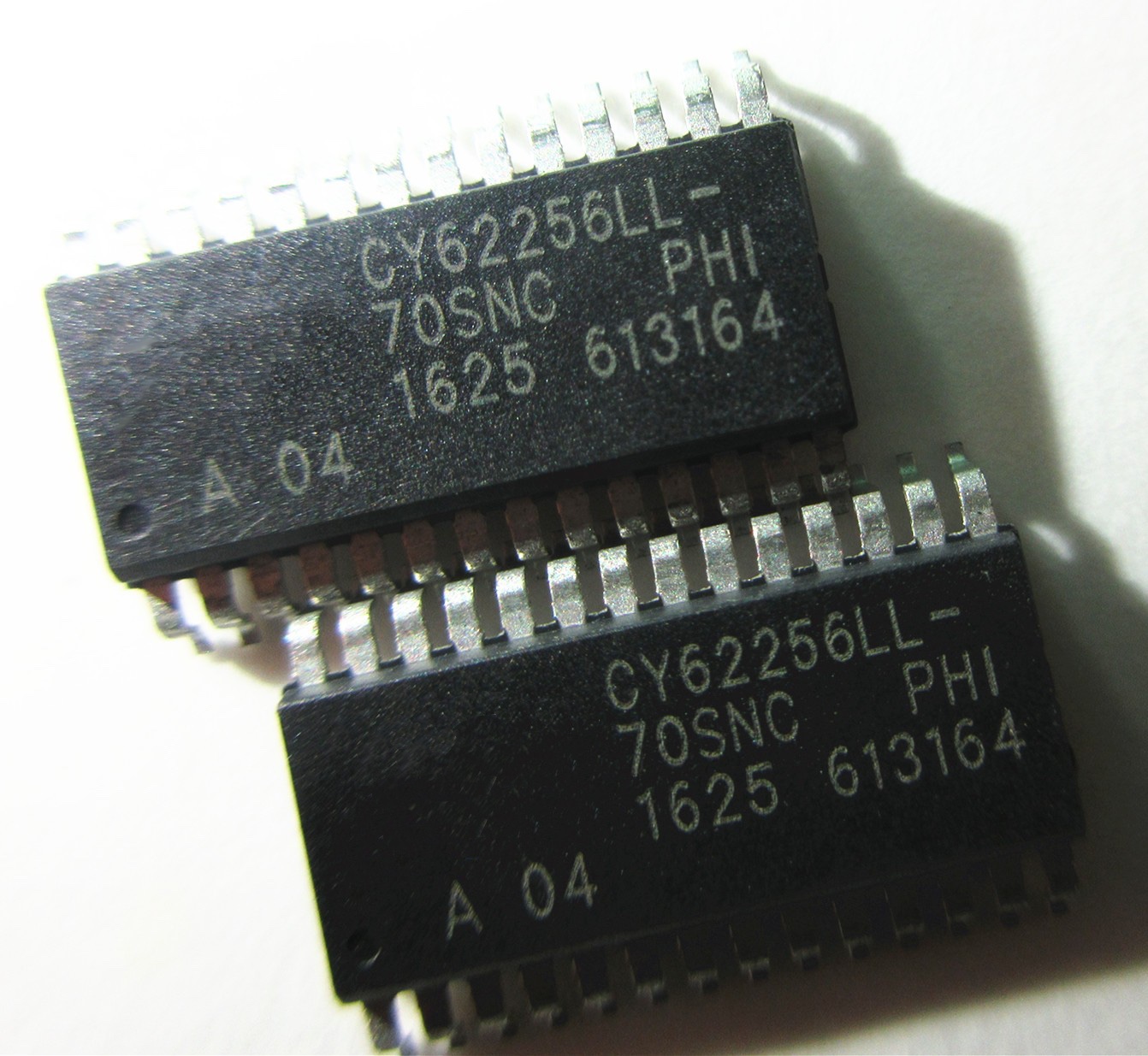 晟记 CY62256NLL-55SNXI SOP28 CY62256 CY62256LL-70SNC SOP28_虎窝淘