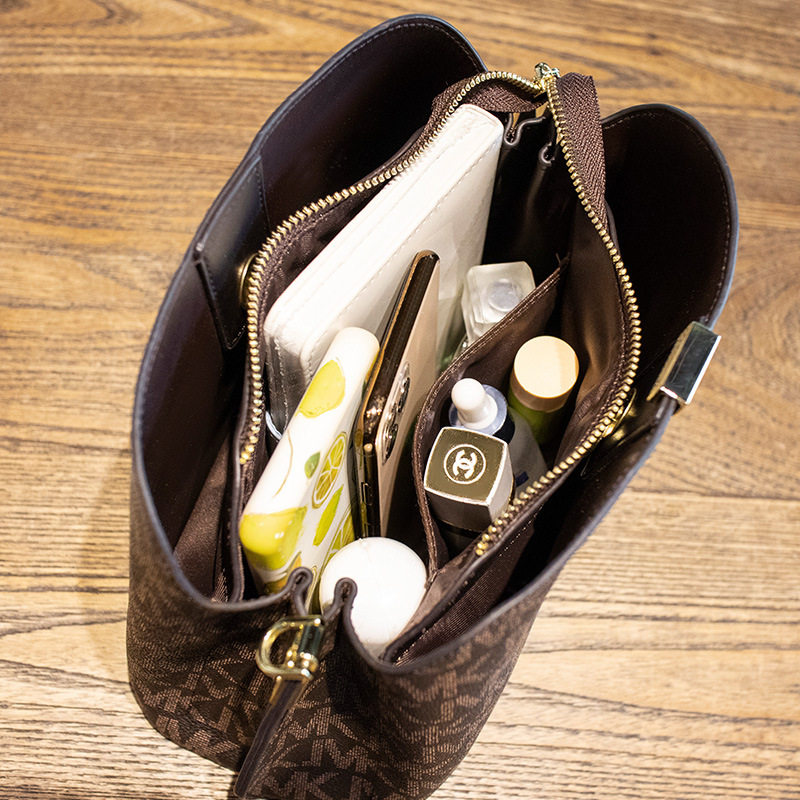 法国专柜正品AINILILI真皮女包2023春夏新款时尚小众单肩水桶包_虎窝淘