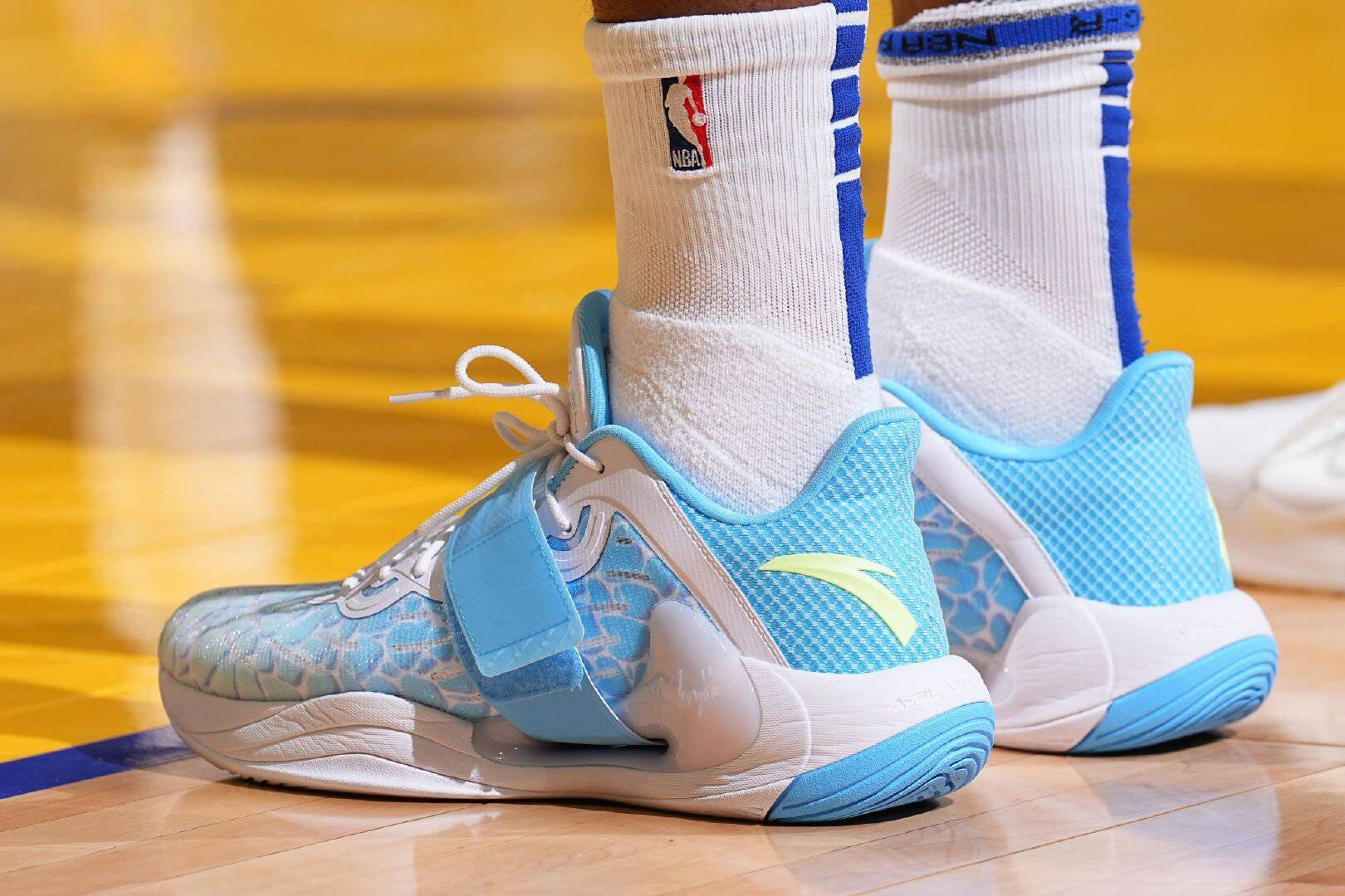 安踏水花4代篮球鞋男鞋氮科技KT7-SPLASH外场耐磨减震低帮战靴男_虎窝淘