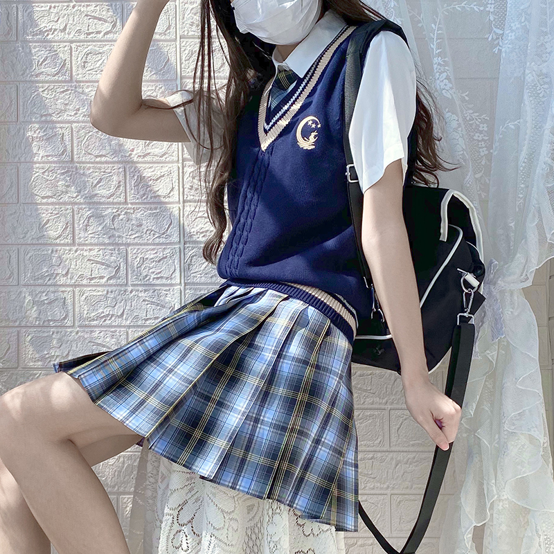 LF原创月兔刺绣日系jk/dk制服正版学院风男女毛衣针织背心v领马甲_虎窝淘