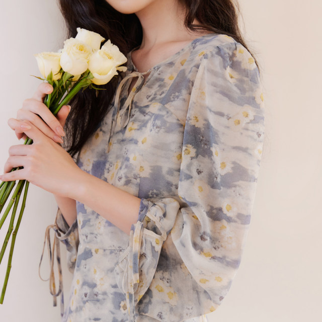 Qiushui Yiren's beautiful printed long-sleeved dress 2025 spring and ...
