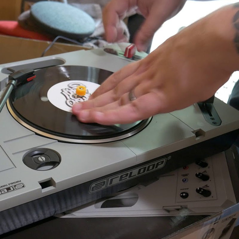 送唱片 Reloop SPIN Scratch 便携式搓碟黑胶小唱机DJ磨盘机_虎窝淘