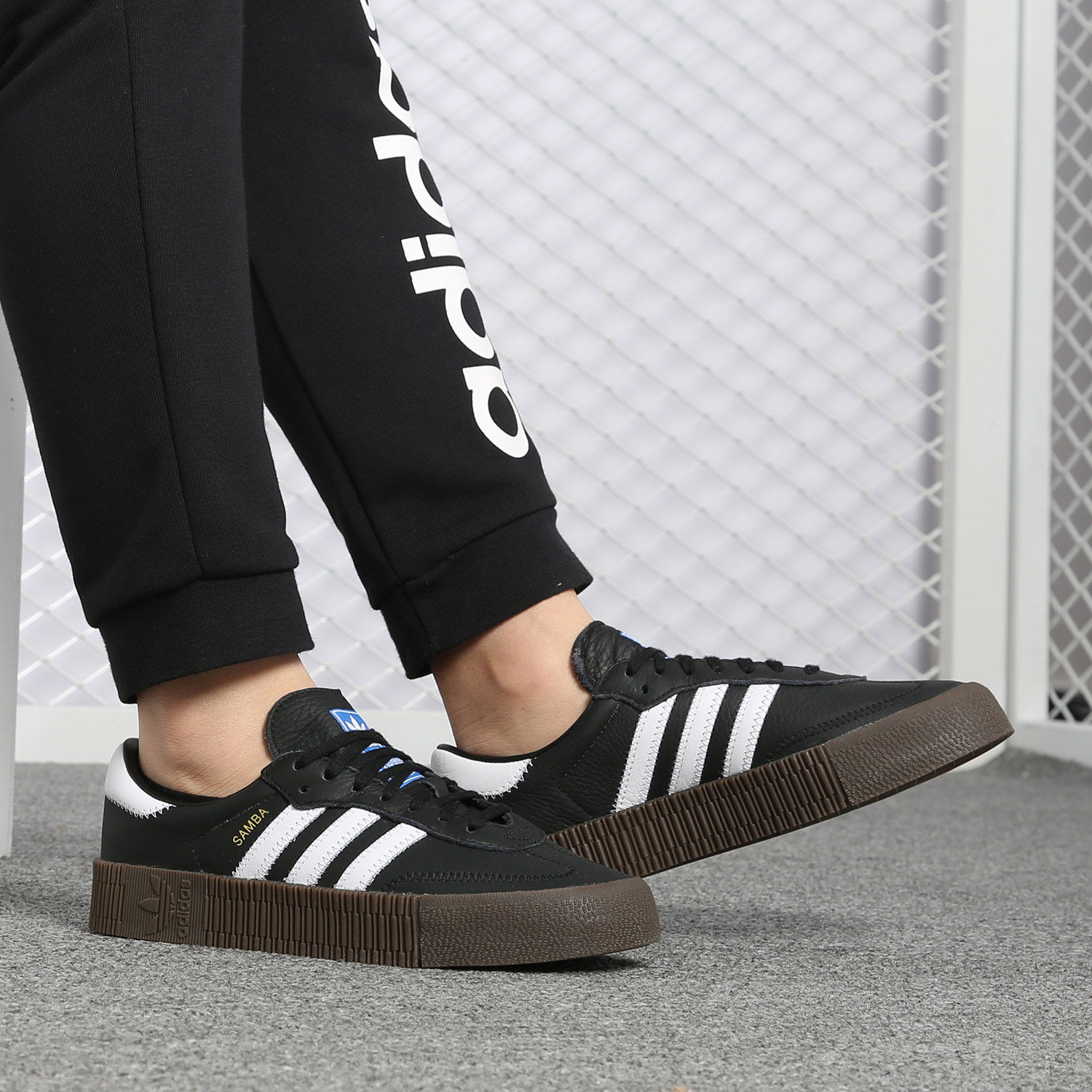 Adidas/阿迪达斯正品2019新款 SAMBAROSE W女子系带休闲鞋B28156_虎窝淘