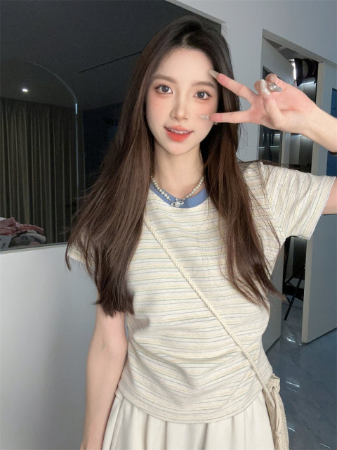 Red-sustained Japanese college style contrasting striped short-sleeved T-shirt for women with ...