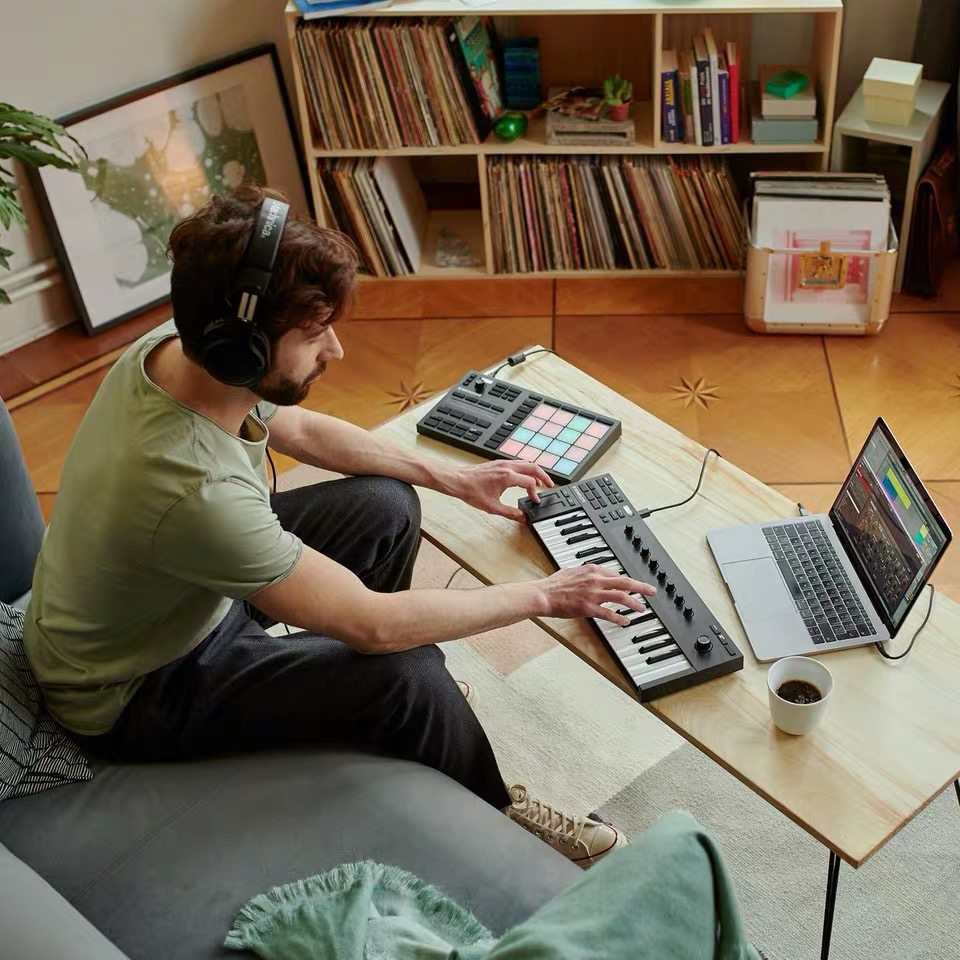 NI KOMPLETE KONTROL MK3编曲MIDI键盘全配重M32 A61 S49 S61 S88_虎窝淘