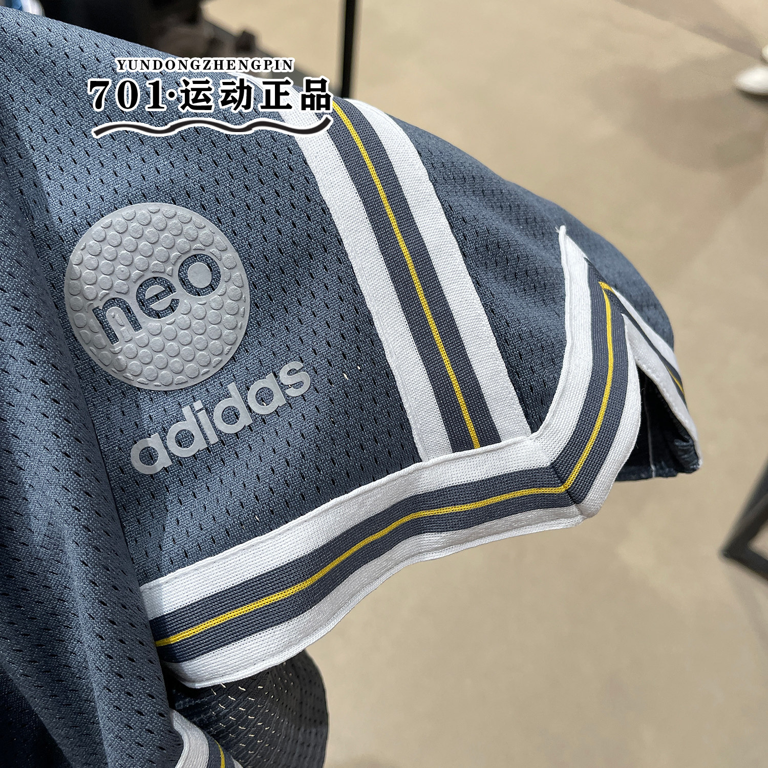 阿迪达斯Adidas男子篮球训练短裤梭织宽松透气运动五分裤 HM2047_虎窝淘