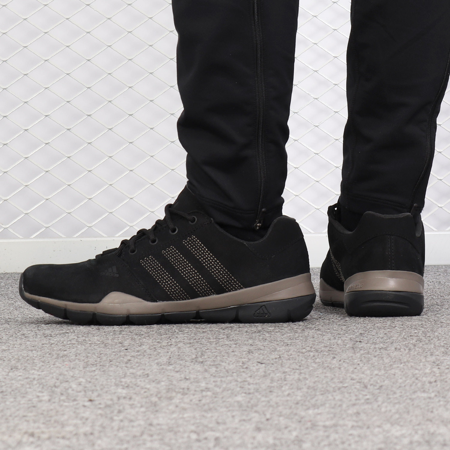 Adidas/阿迪达斯正品2019新款男子越野耐磨舒适登山户外鞋 M18556_虎窝淘