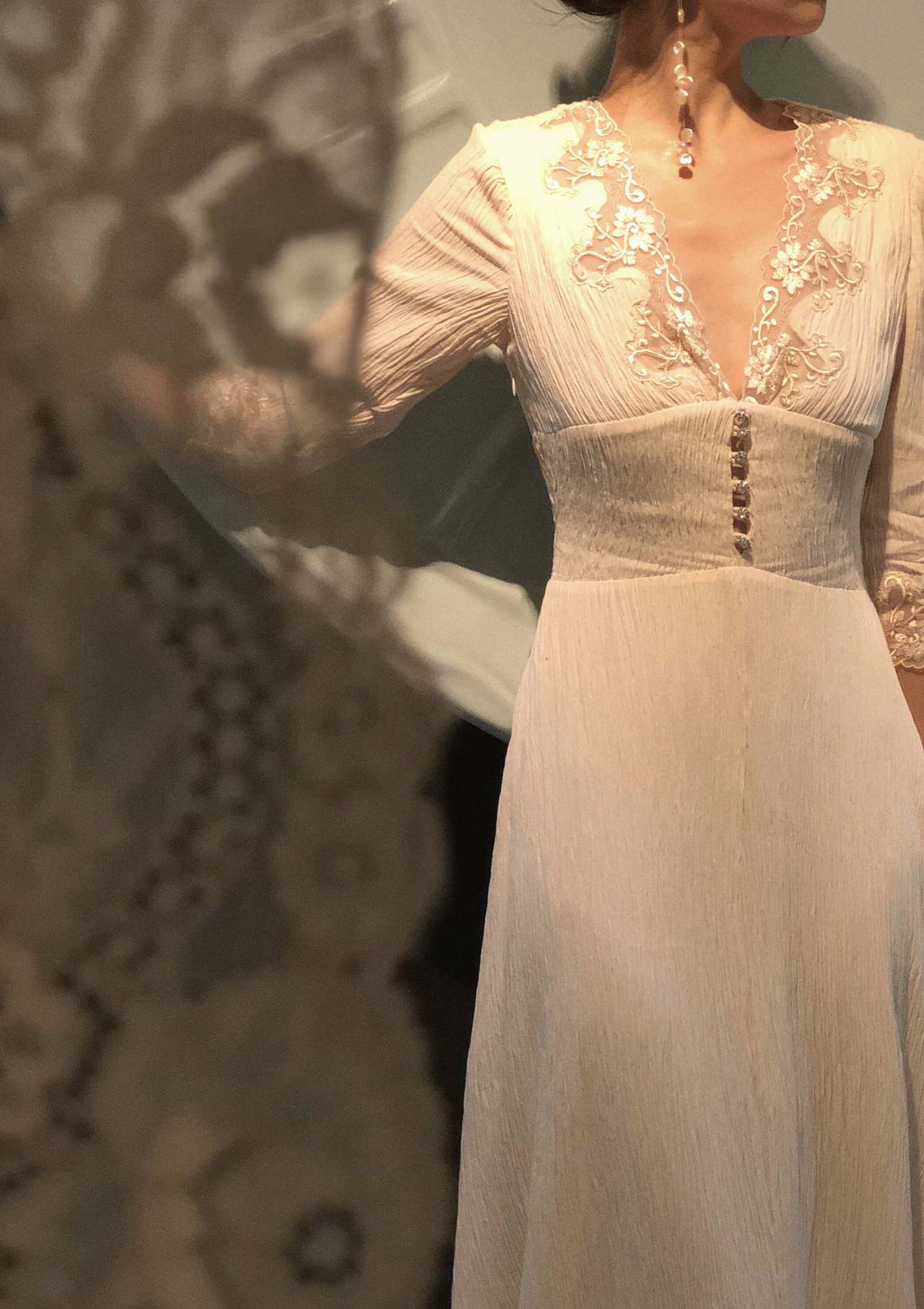 zisi恣肆「法之桐」法式古董蕾丝连衣裙女复古高腰修身深v领气质_虎窝淘