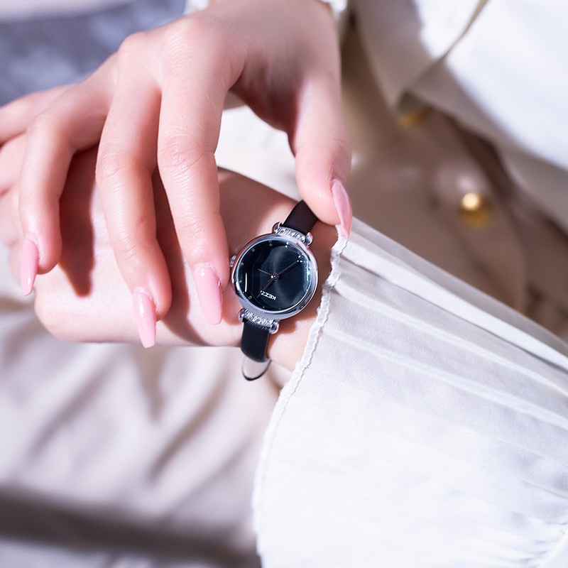 珂紫kezzi手表韩版简约女学生休闲时尚2022新款刻字防水气质腕表_虎窝淘