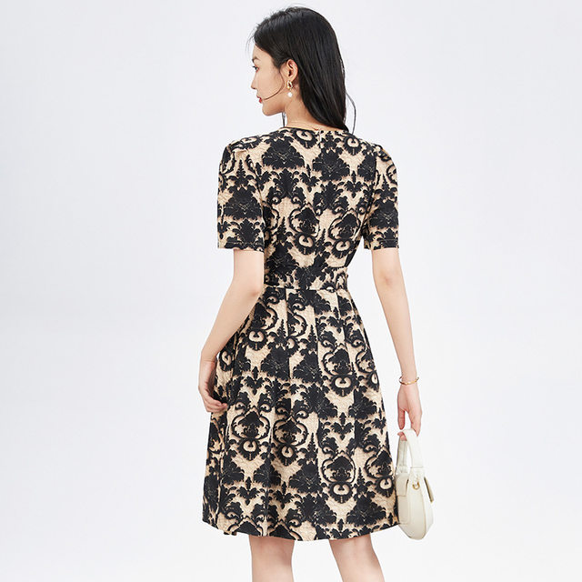 Fashionable lady round neck short sleeve bow tie waist mid-length ...