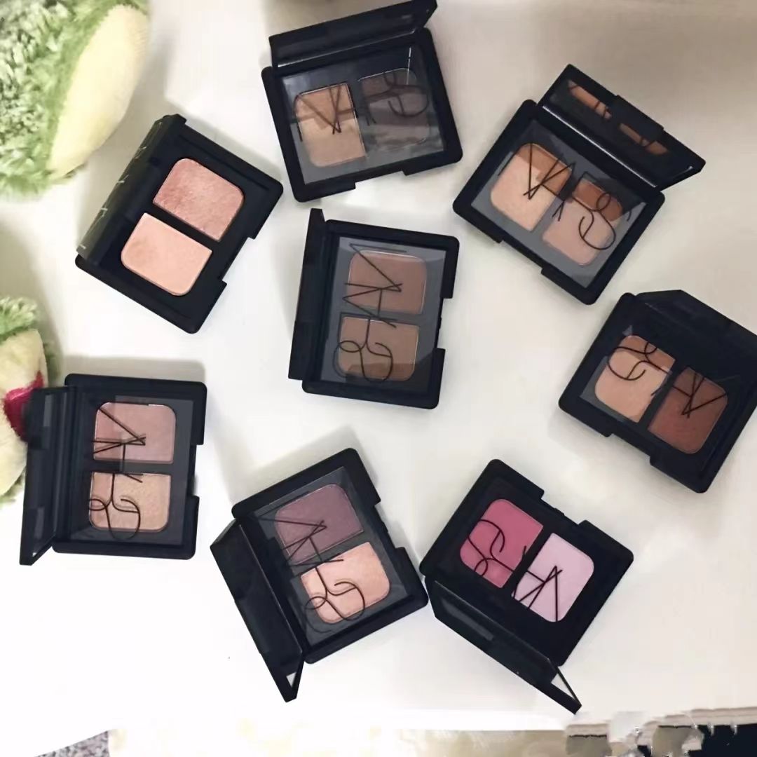 Nars纳斯双色眼影吉隆坡圣保罗爱情灵药大地色日常眼影试色小样_虎窝淘