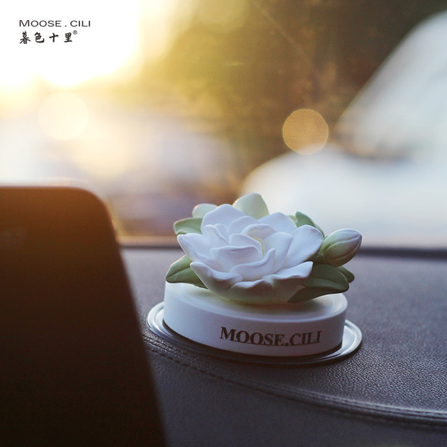 Creative gardenia car carrier aromatherapy ornament car center console ...