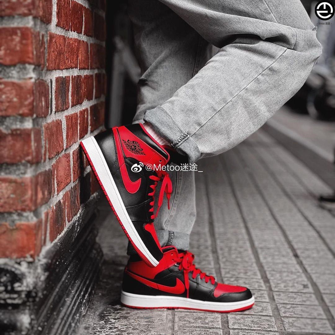 Air Jordan 1 Mid男子新款黑红禁穿AJ1中帮篮球鞋 DQ8426-060_虎窝淘