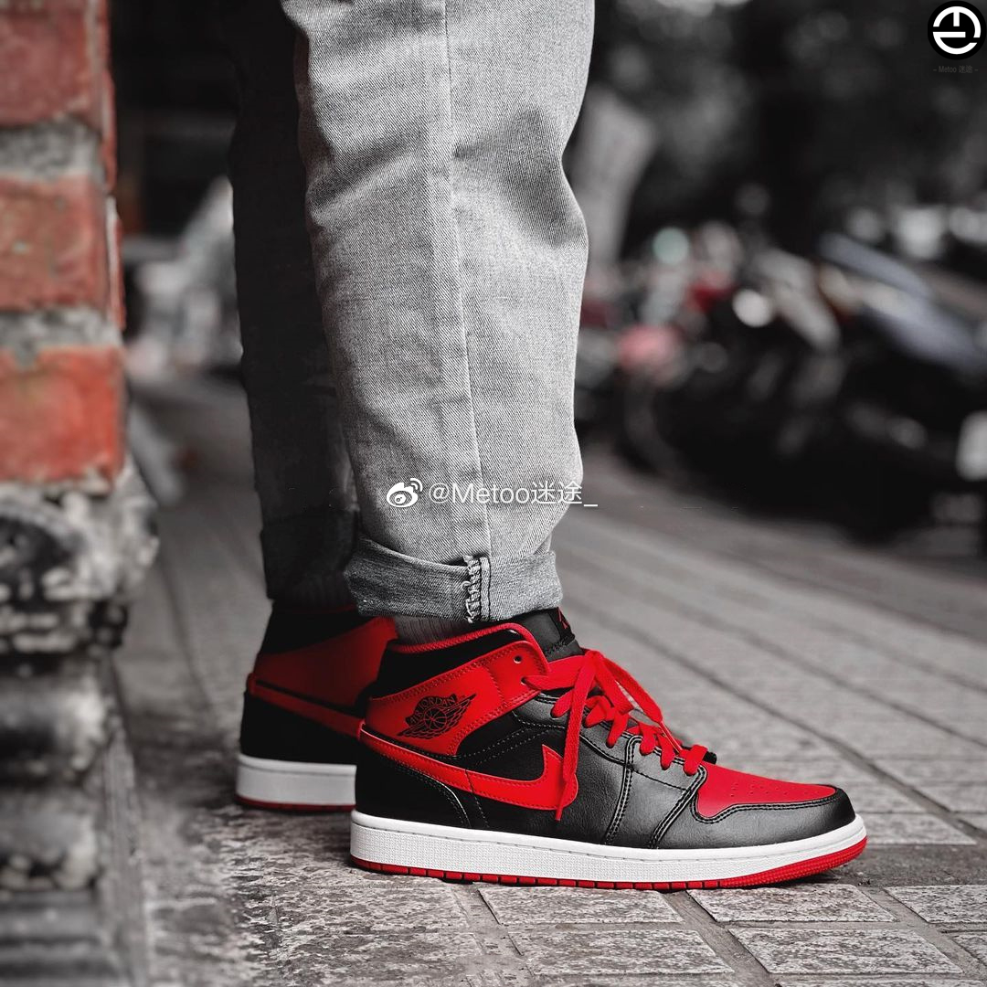 Air Jordan 1 Mid男子新款黑红禁穿AJ1中帮篮球鞋 DQ8426-060_虎窝淘