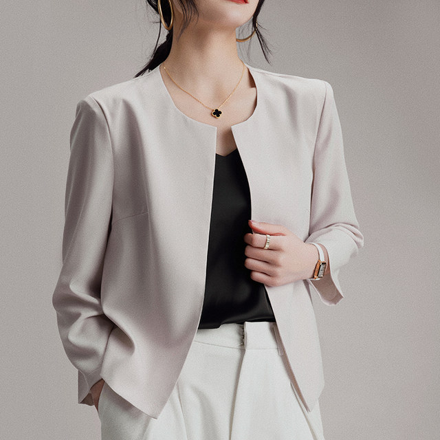 The same high-end customized high-end round-neck suit jacket of a ...