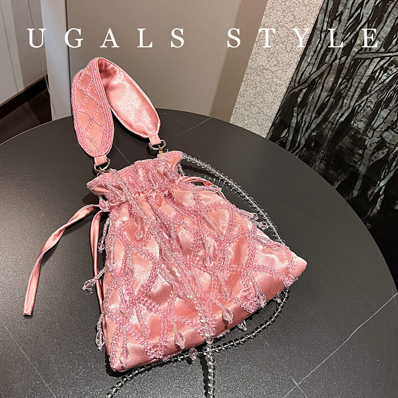 UGALS法式流苏菱形手工编织丝绸钻石水桶闪亮不灵水钻腋下斜挎包_虎窝淘
