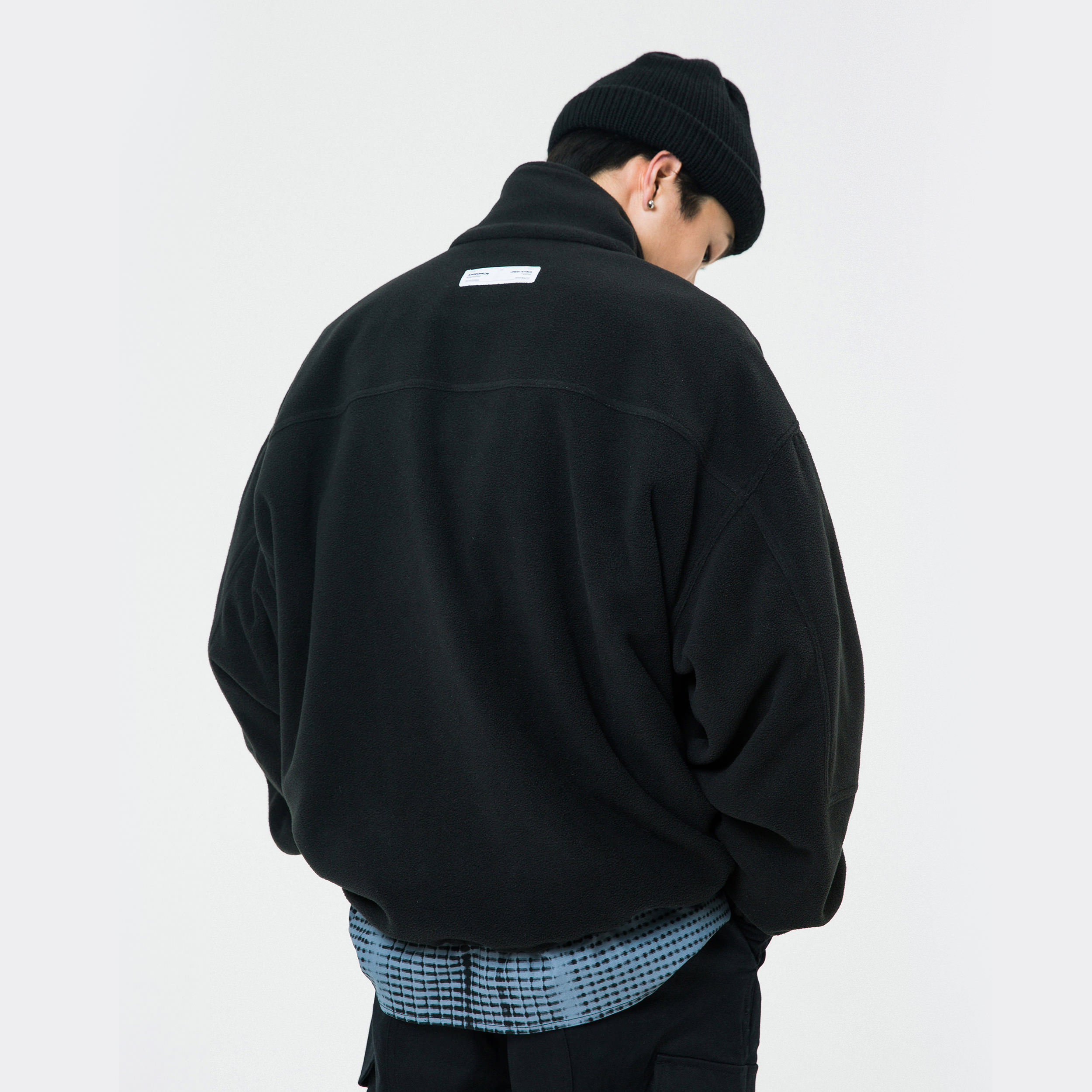 新衣城 ROARINGWILD咆哮野兽AW19黑色破断刺绣摇粒绒潮牌外套男_虎窝淘