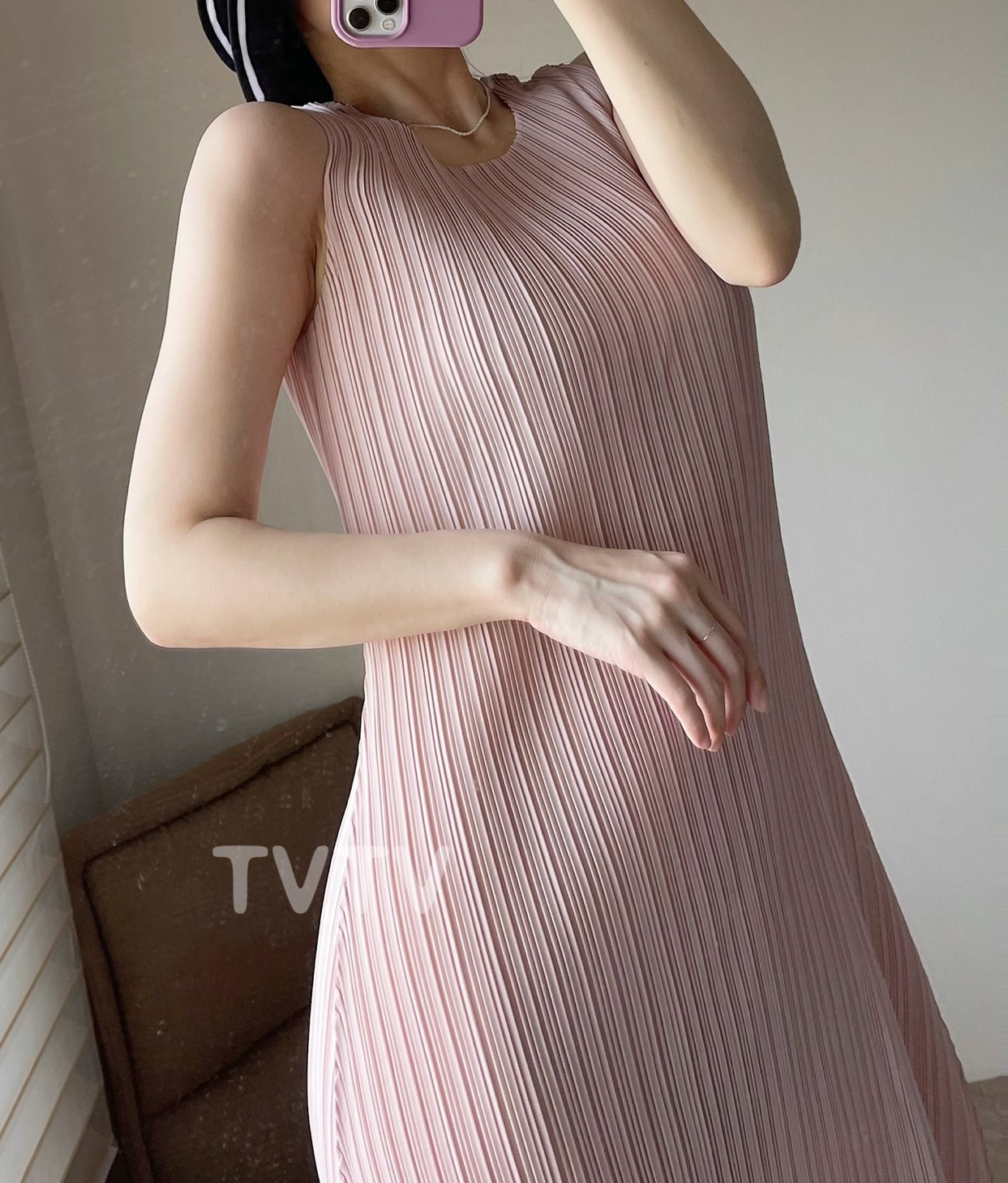 TVTV蔷薇粉夏天～三宅褶皱樱花粉背心裙风琴连衣裙休闲廓形_虎窝淘