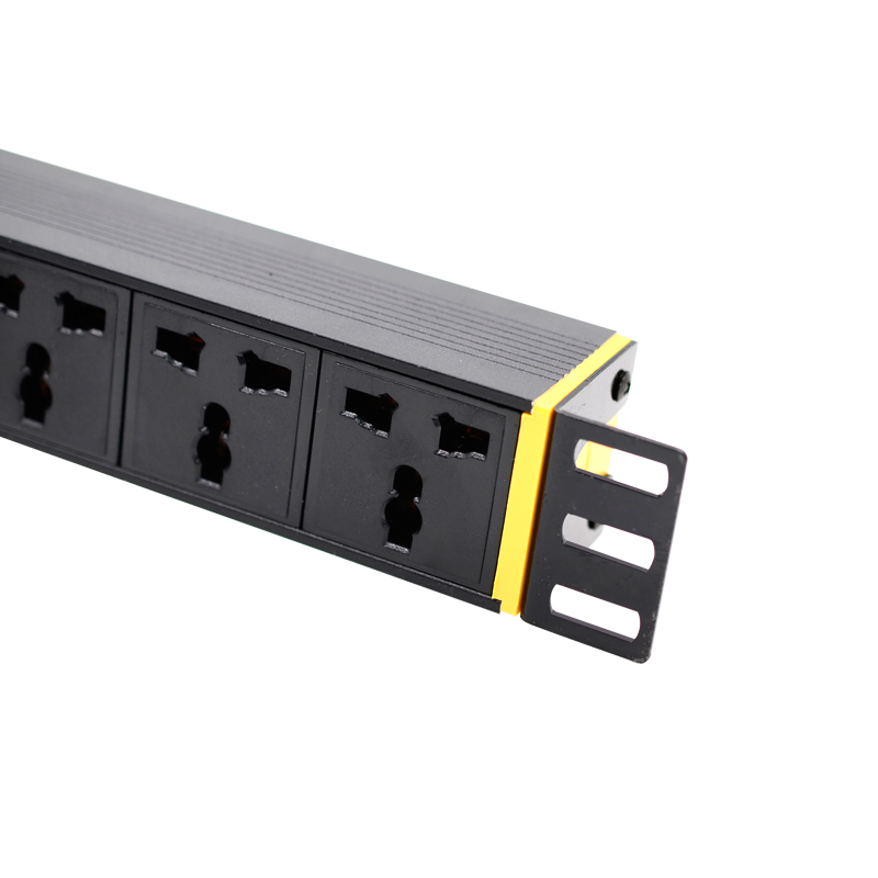 礼嘉 PDU机柜插座6位8位10A16A防雷过载空气开关 3米工业插排_虎窝淘