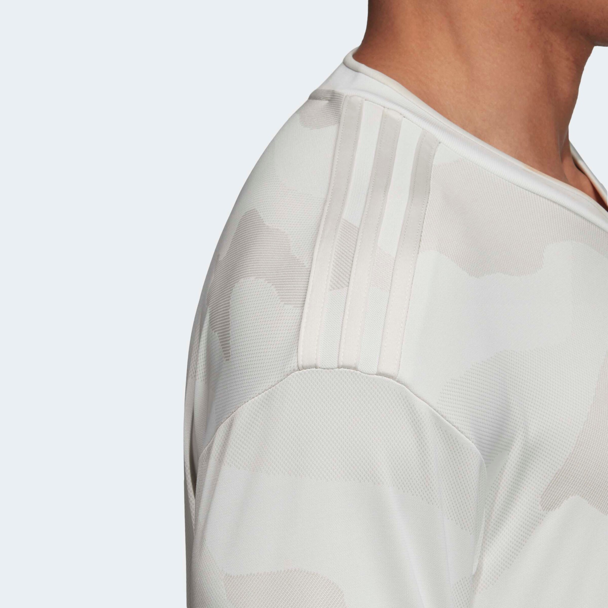 Adidas/阿迪达斯正品尤文图斯19-20新足球短袖C罗球衣正品DW5461_虎窝淘