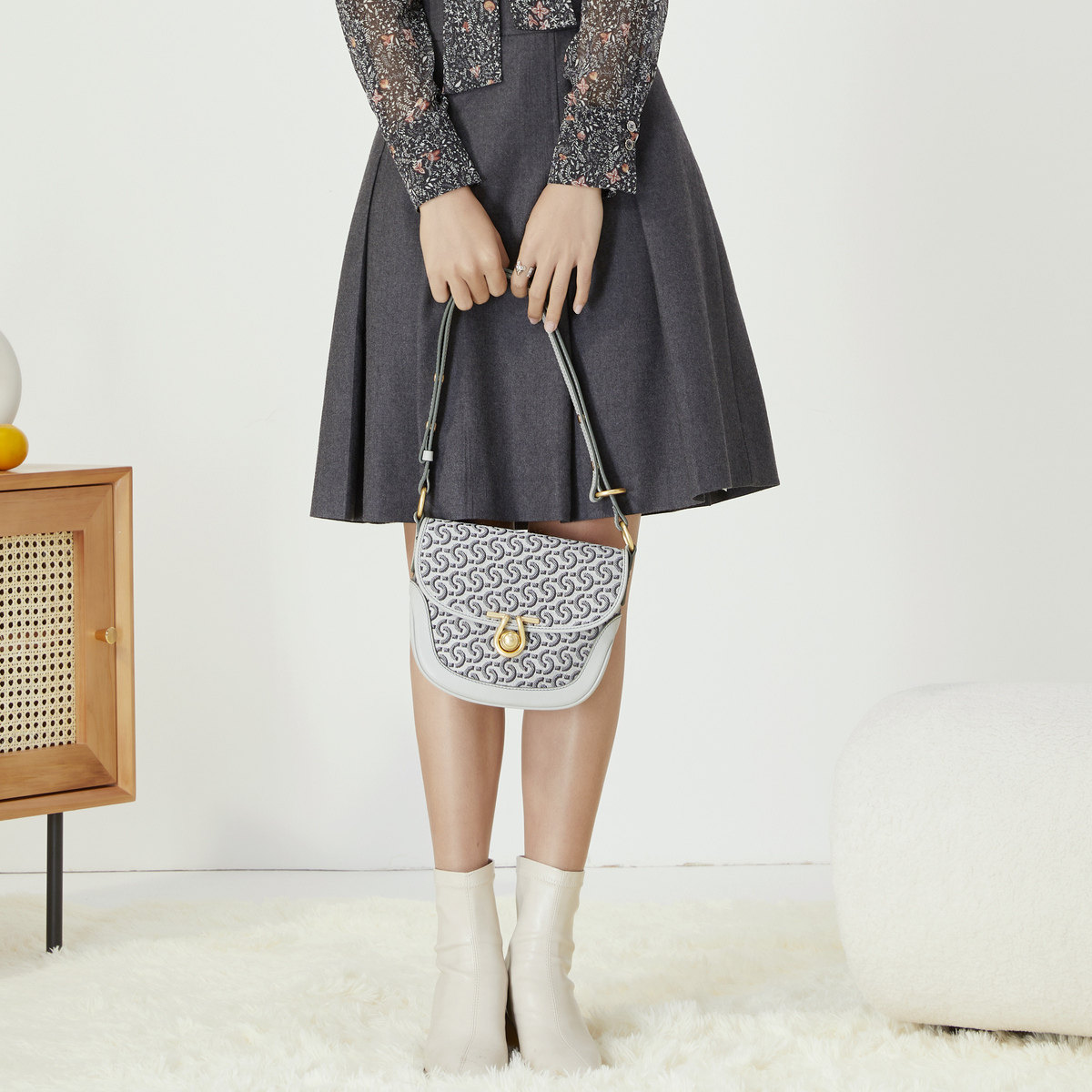 VGRASS维格娜丝秋季新款学院风褶皱半身裙VSB2N11180_虎窝淘