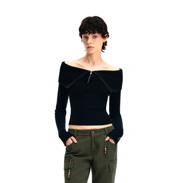 PUKI Retro One-Shoulder Zipper Lapel Slim Pit Strip Sweater Top