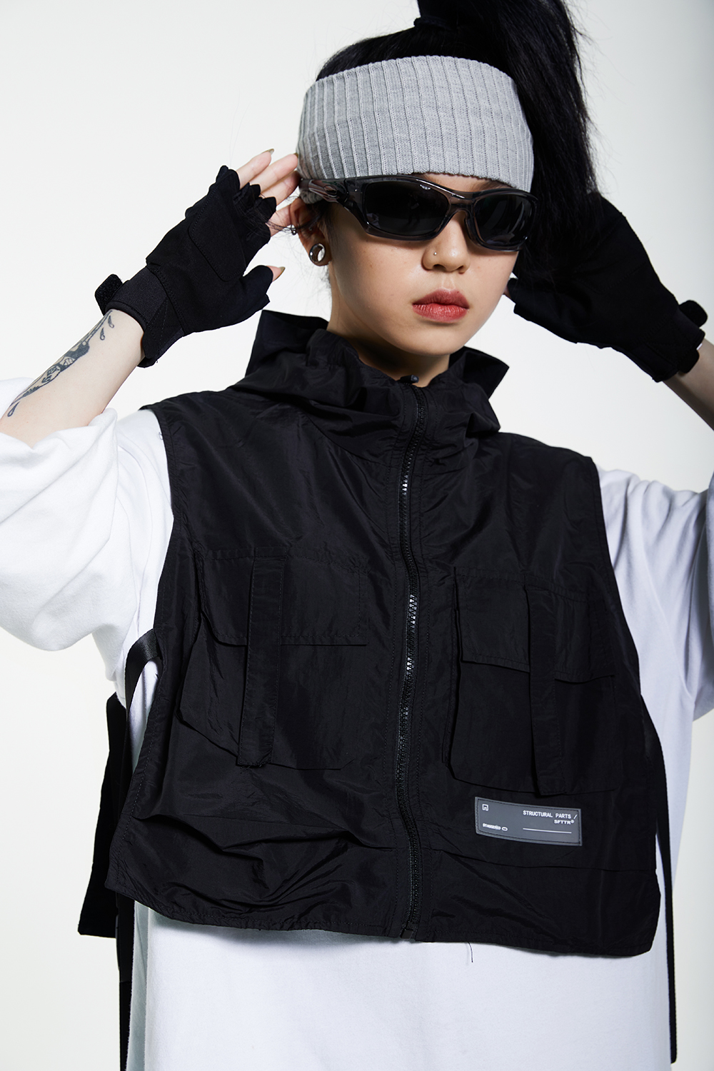 【潮WOO专属】SFTTR通勤可调节战术机能短款半截背心拉链男马甲_虎窝淘