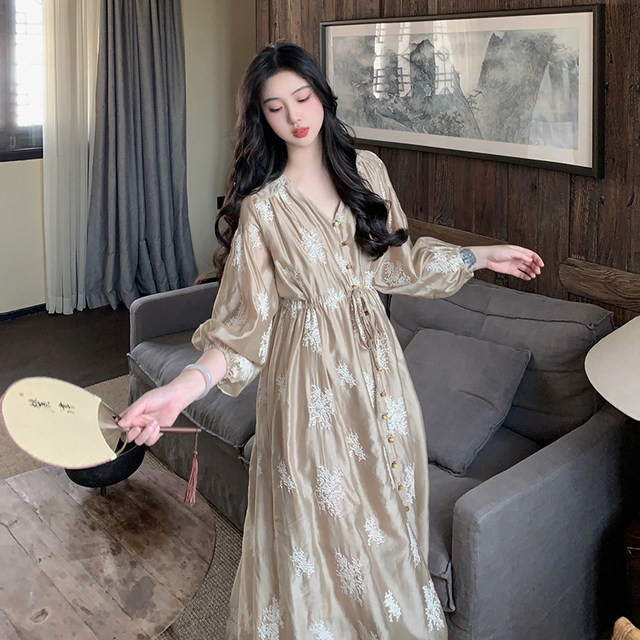 Lujin's homemade Autumn new style new Chinese fairy skirt v-neck slim dress