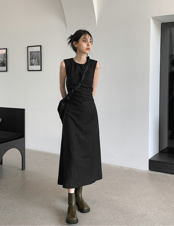 Unique SEI韩国小众小心机后背抽褶露背性感甜辣黑色百搭连衣裙_虎窝淘