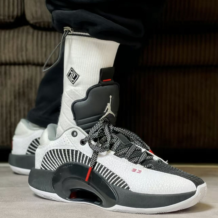 耐克Air Jordan 35 Low男女同款AJ35黑白实战篮球鞋 CW2459-101_虎窝淘