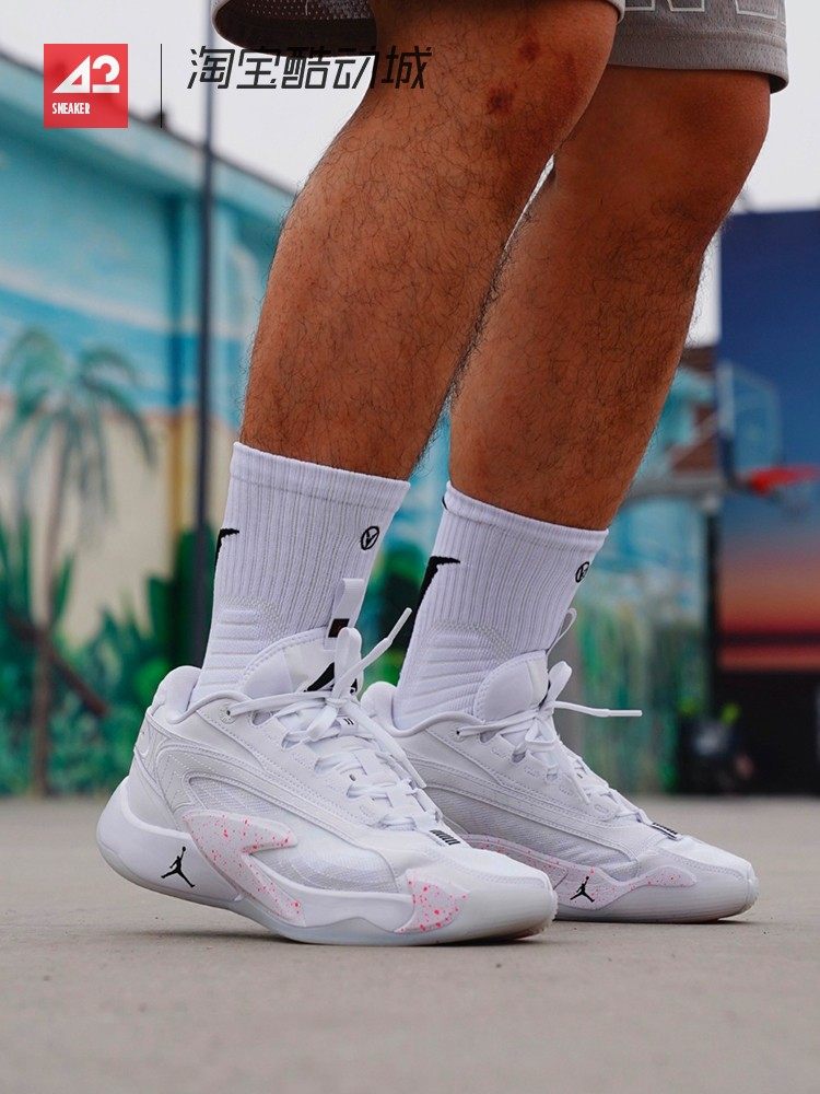 42运动家 Jordan Luka 2卢卡东契奇二代低帮篮球鞋 DX9012-106_虎窝淘