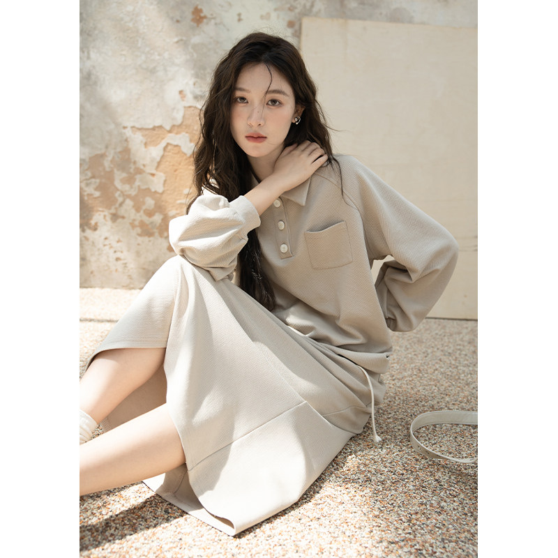 CHACHA春秋2022新款灰色半身裙女秋冬POLO领卫衣套装两件套长裙_虎窝淘