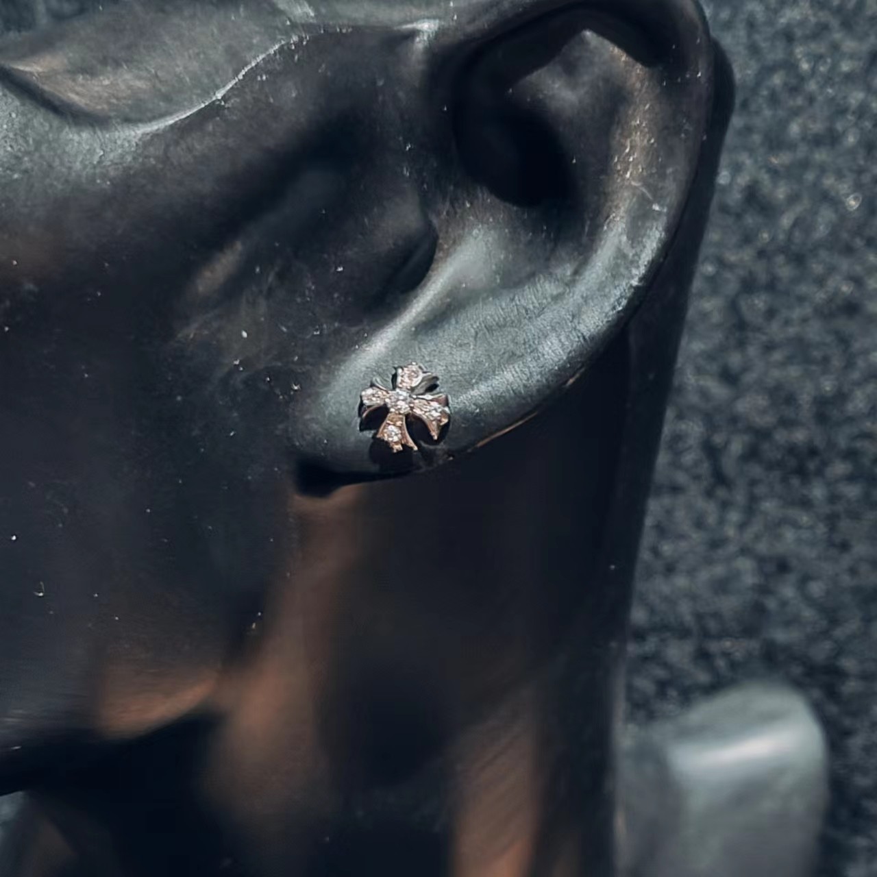 ROCKAGE纯银S925朋克风格18K电镀白金镶钻十字架明星女神男神耳钉_虎窝淘