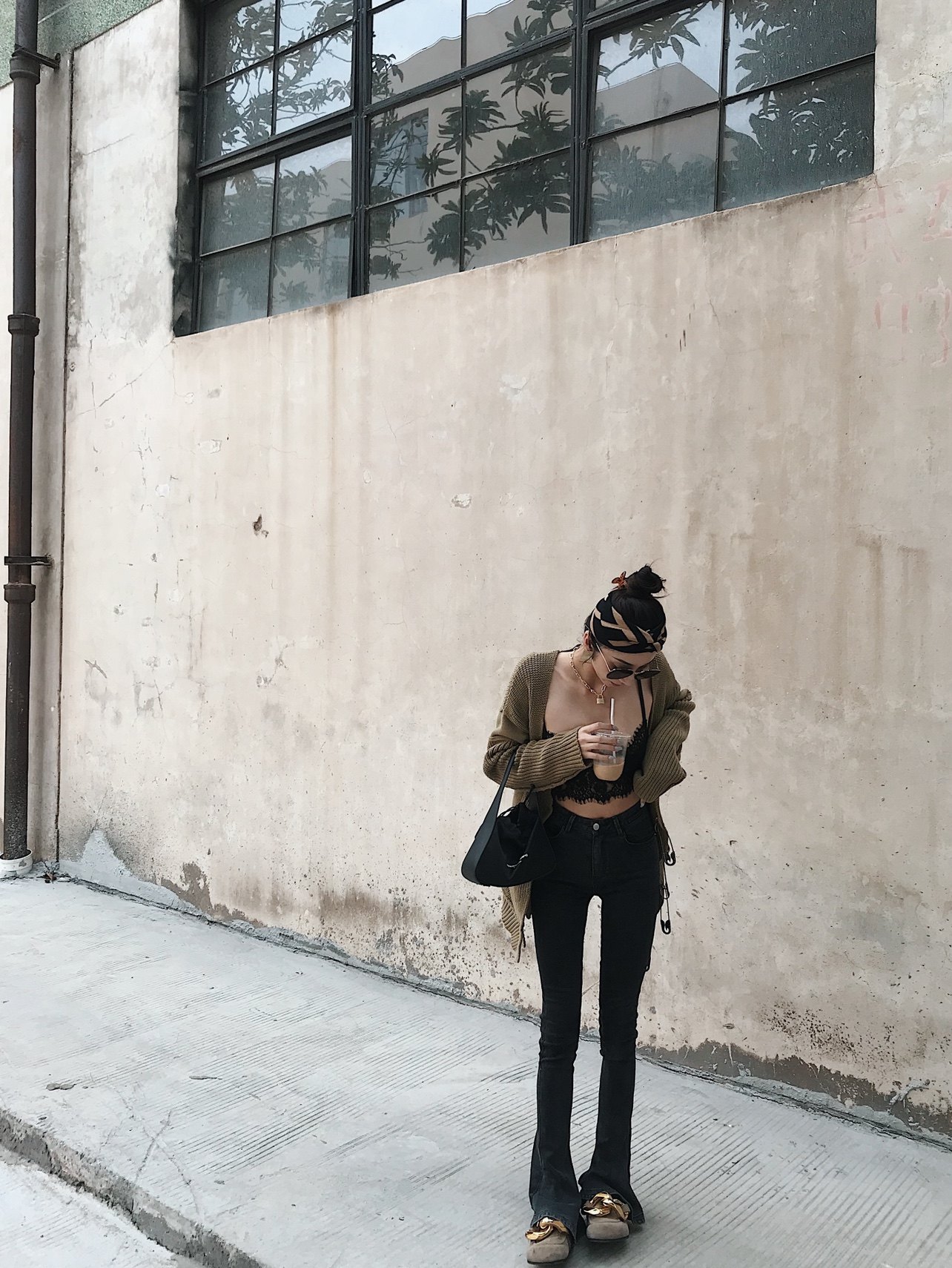 Bacchus online超显瘦ther高腰超长时髦高弹黑灰色牛仔马蹄裤_虎窝淘