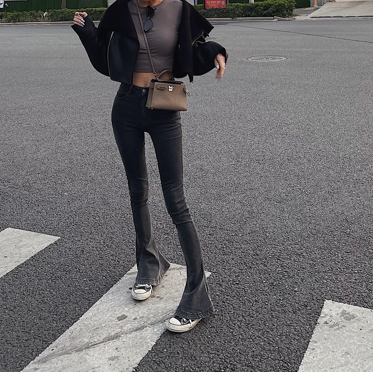 Bacchus online超显瘦ther高腰超长时髦高弹黑灰色牛仔马蹄裤_虎窝淘