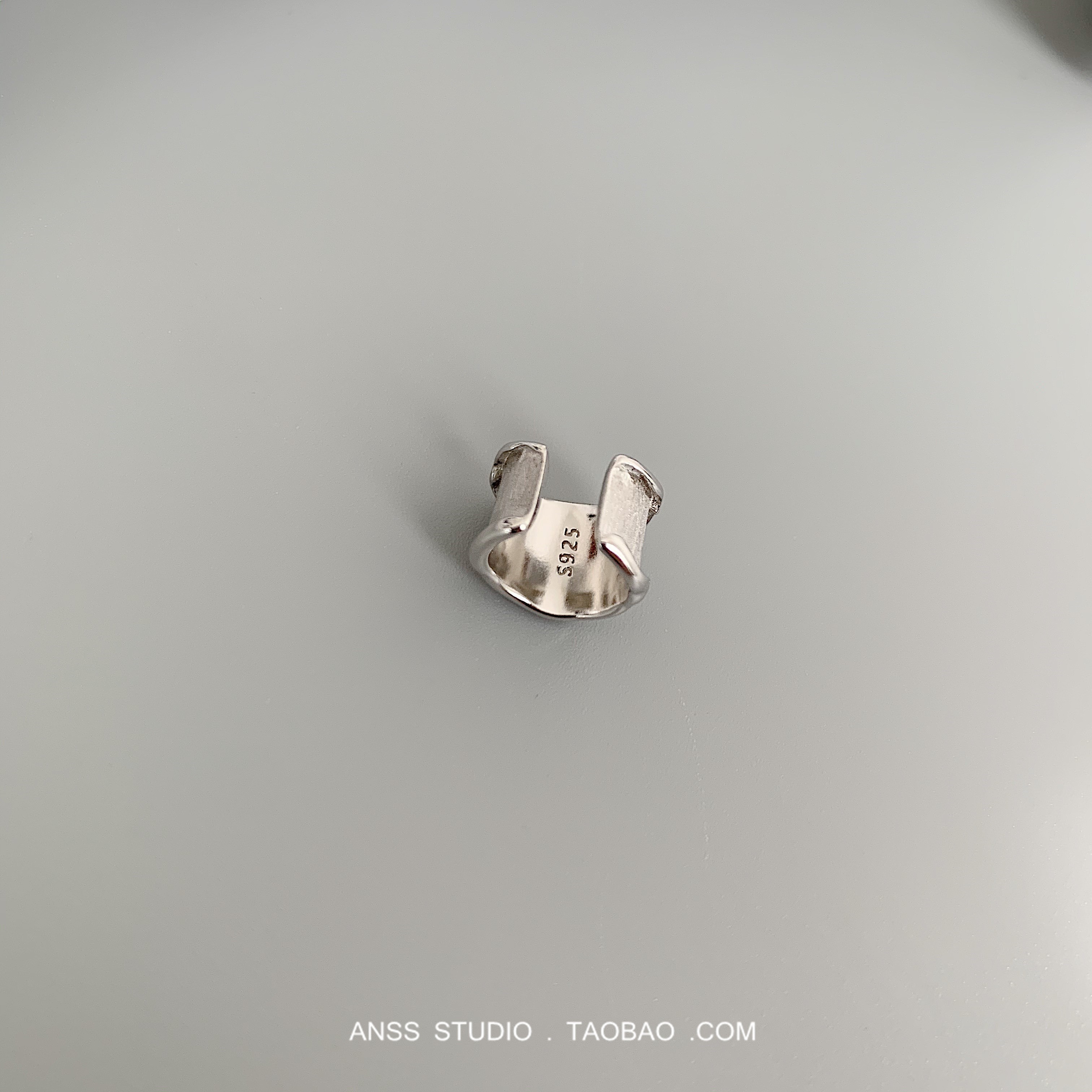 【ANSS】925纯银 ins时尚简约不规则锡箔感沙面耳扣女螺纹耳夹潮_虎窝淘