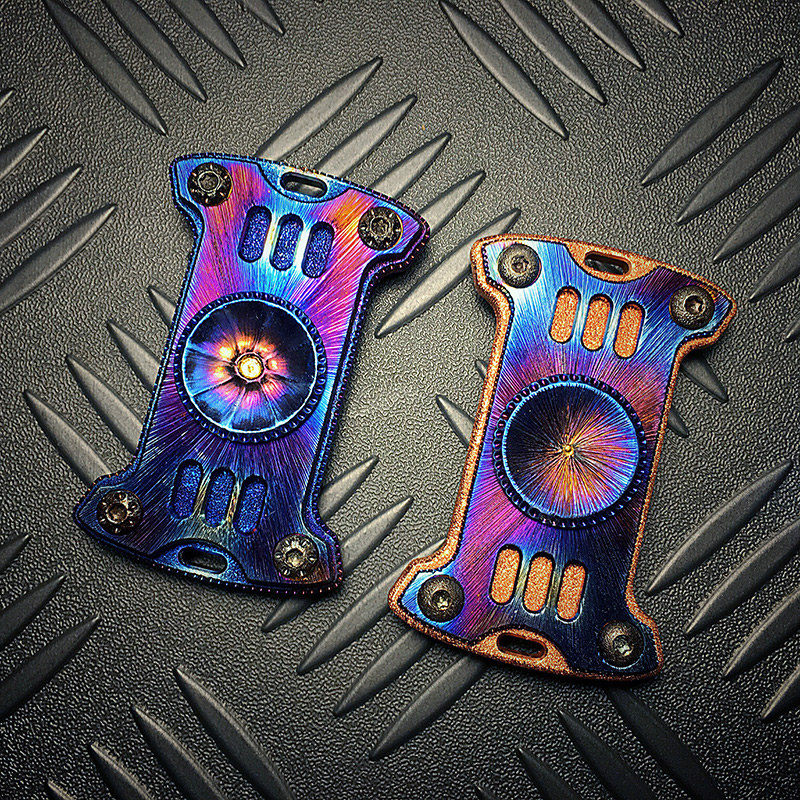 CooYoo指间怪兽EDC锤头鲨指尖陀螺炫彩钛合金手工雕刻限量版_虎窝淘