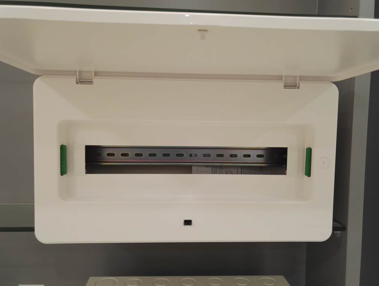 施耐德配电箱强电箱布线箱断路器箱天朗12/16/20/24/36/48位回路_虎窝淘