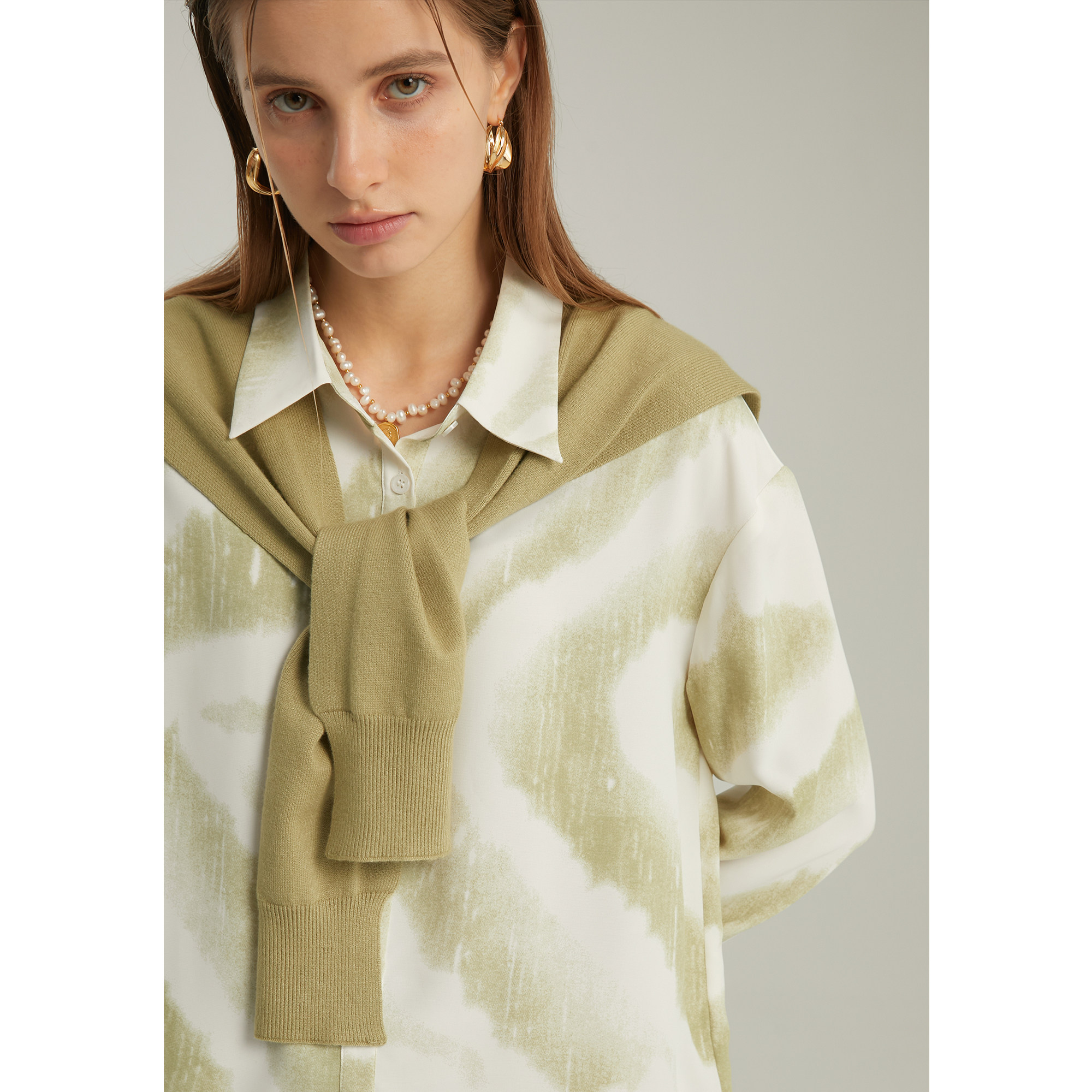 Basic House/百家好2023春季新款休闲长袖衬衫女宽松简约印花小衫_虎窝淘