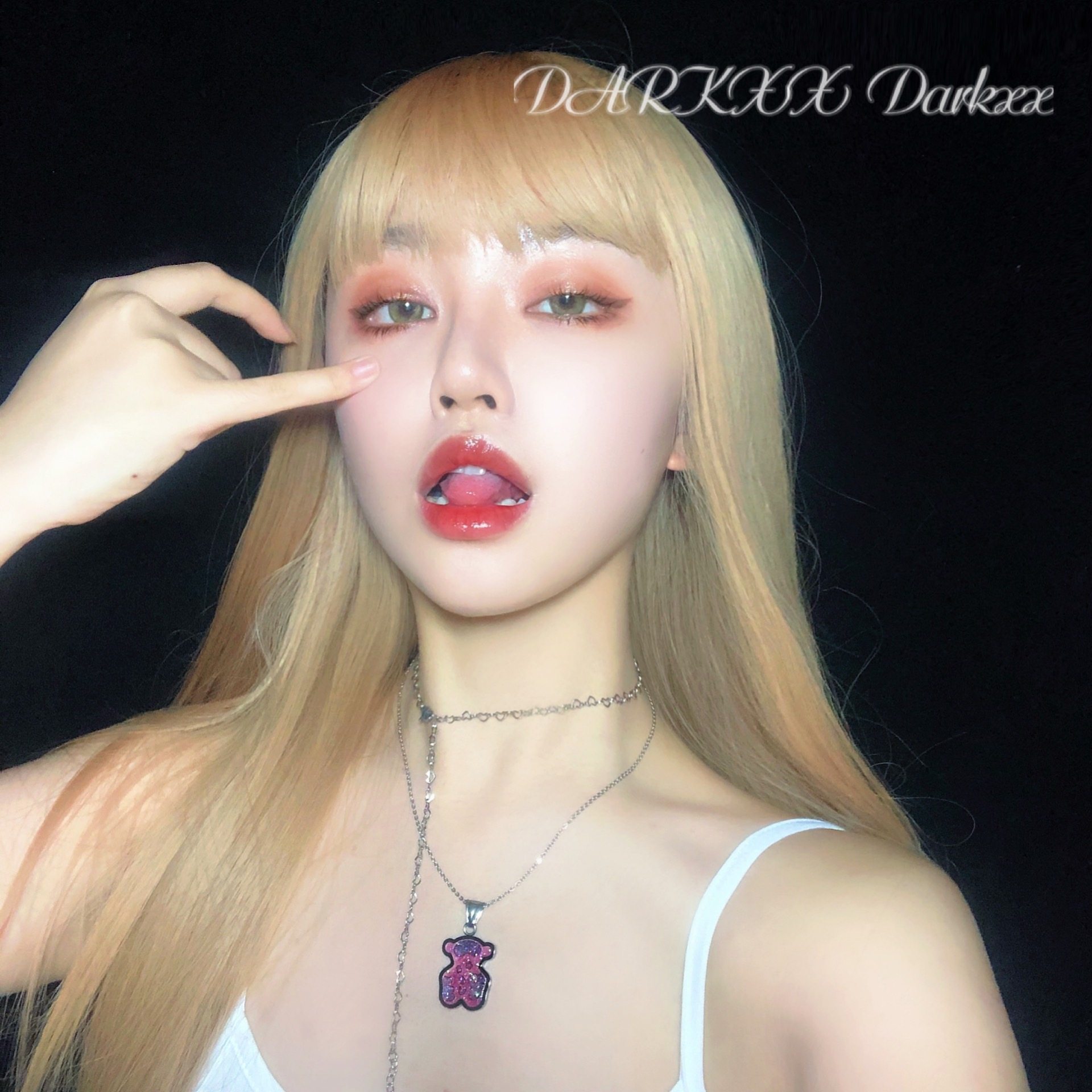 软糖熊/魔幻俏皮少女粉色珠光小熊项链镂空桃心颈圈不褪色DARKXX_虎窝淘