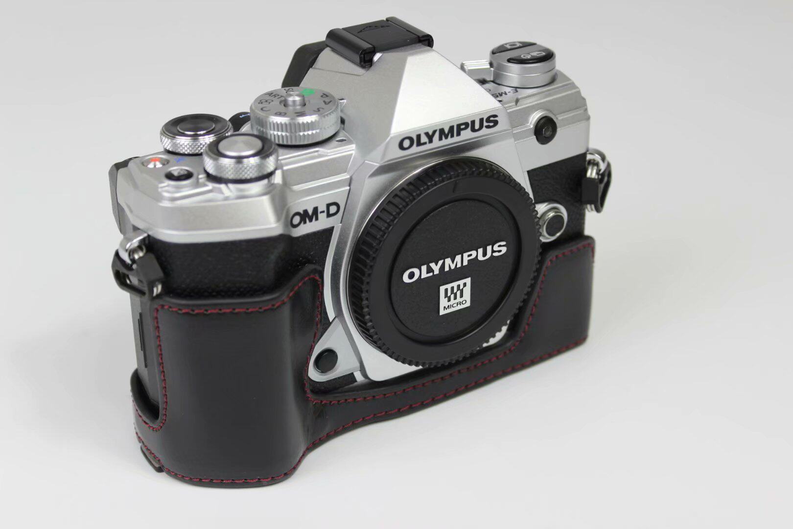 适用奥林巴斯EM5 Mark iii相机包半套e-m5ii三代二代专用皮套底座_虎窝淘