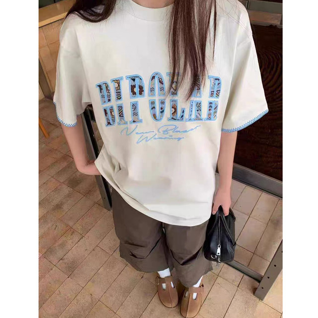 Light blue patch letters short-sleeved T-shirt for women in summer ...