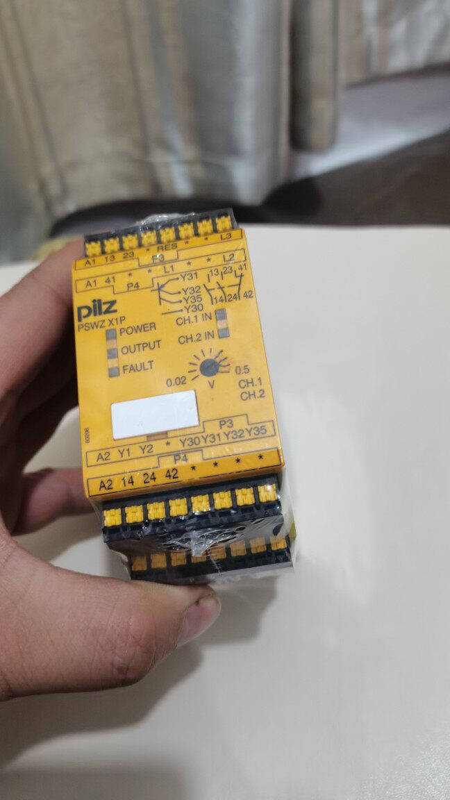 皮尔兹PiIZ安全继电器PNOZ X1P 777949 787949德国进口全新原装议_虎窝淘