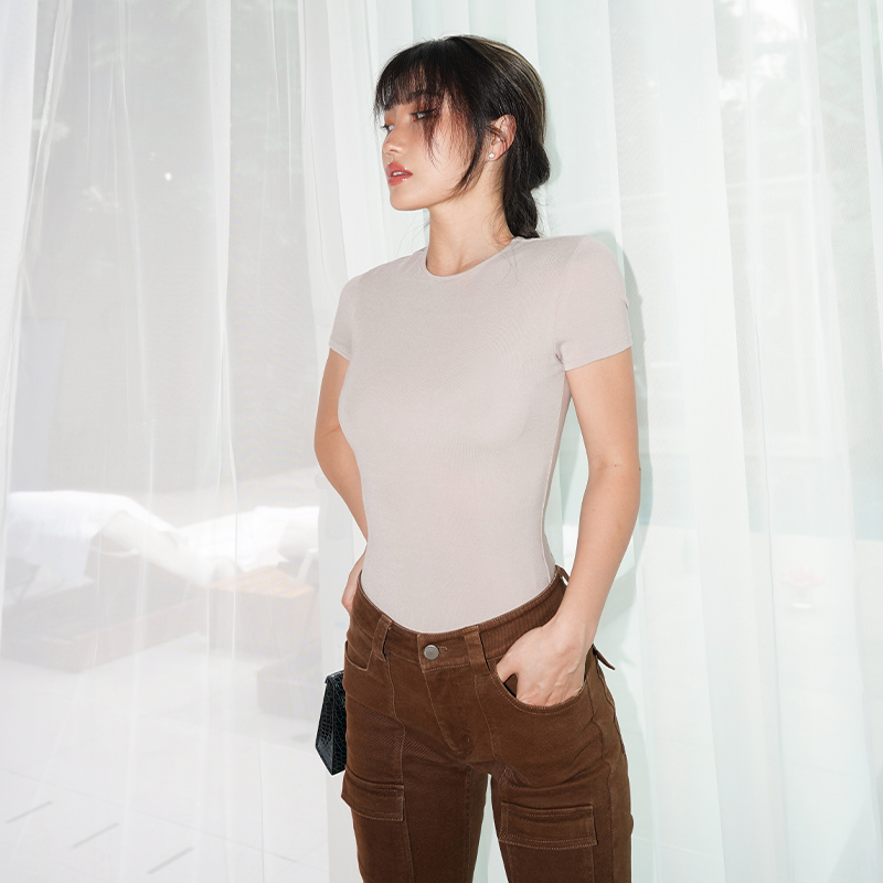 LEIYU针织短袖T恤女2022夏季新款紧身黑色小圆领辣妹上衣欧美ins_虎窝淘