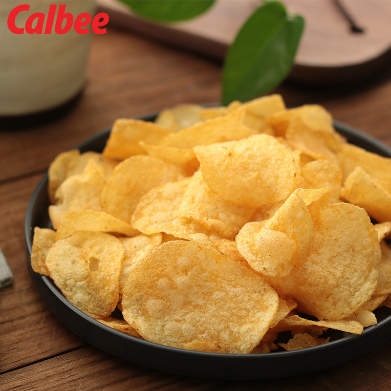 香港进口零食港版繁体字calbee卡乐b香辣薄饼味薯片55g膨化食品_虎窝淘