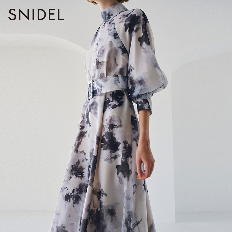 SNIDEL秋冬款优雅水墨印花蝴蝶结系带腰带连衣裙SWFO224214_虎窝淘