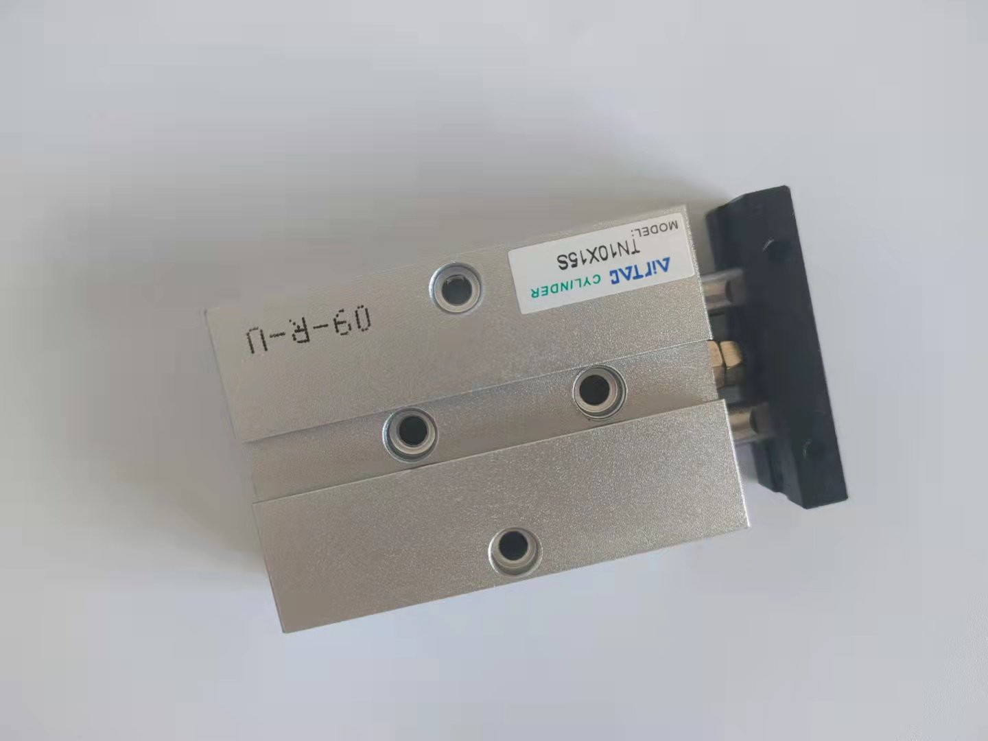 亚德客TN10 TN16 TN20 TN25*10S 20S 30S 40S 50S 60S双轴气缸_虎窝淘